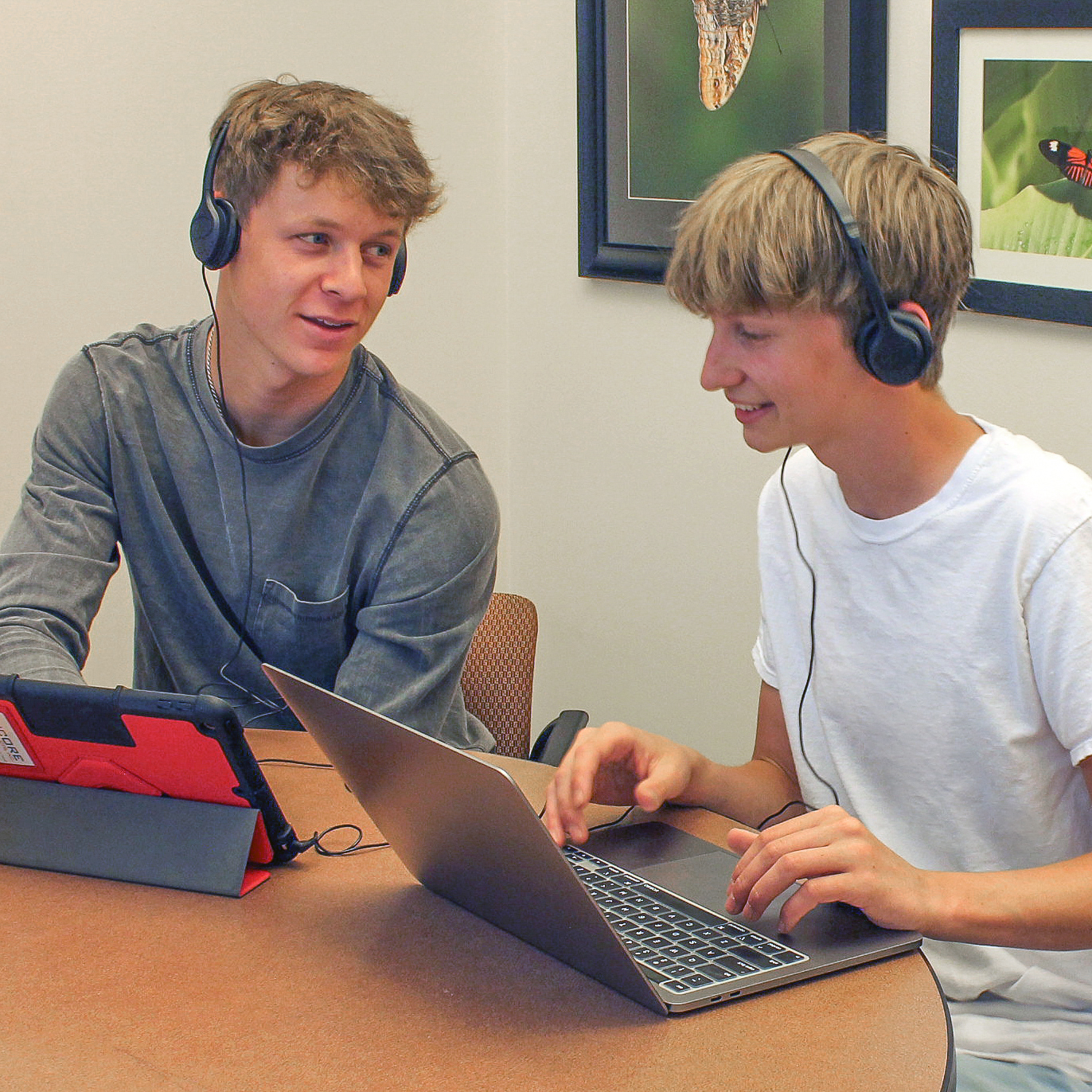 How to choose the best disposable headphones - Disposable Headphones